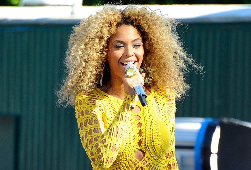 El look de estas cantantes con pelo rizado nos enamora | Fotogalería ...