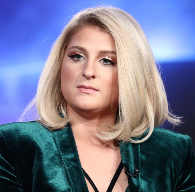 Taylorswiftencantadofondodepantalla