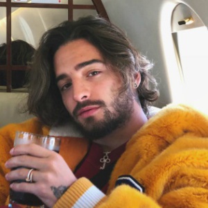 Maluma, rapado y con 17 años, se divierte con su “farandulera” | Música ...