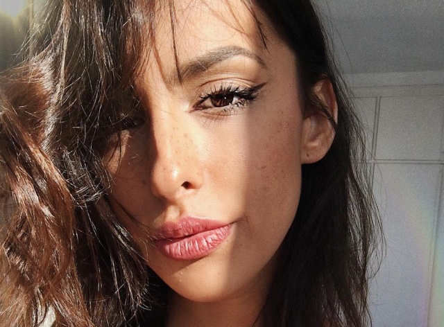 Una colaboradora de LOS40 da el salto a la tele como prota de una serie ...