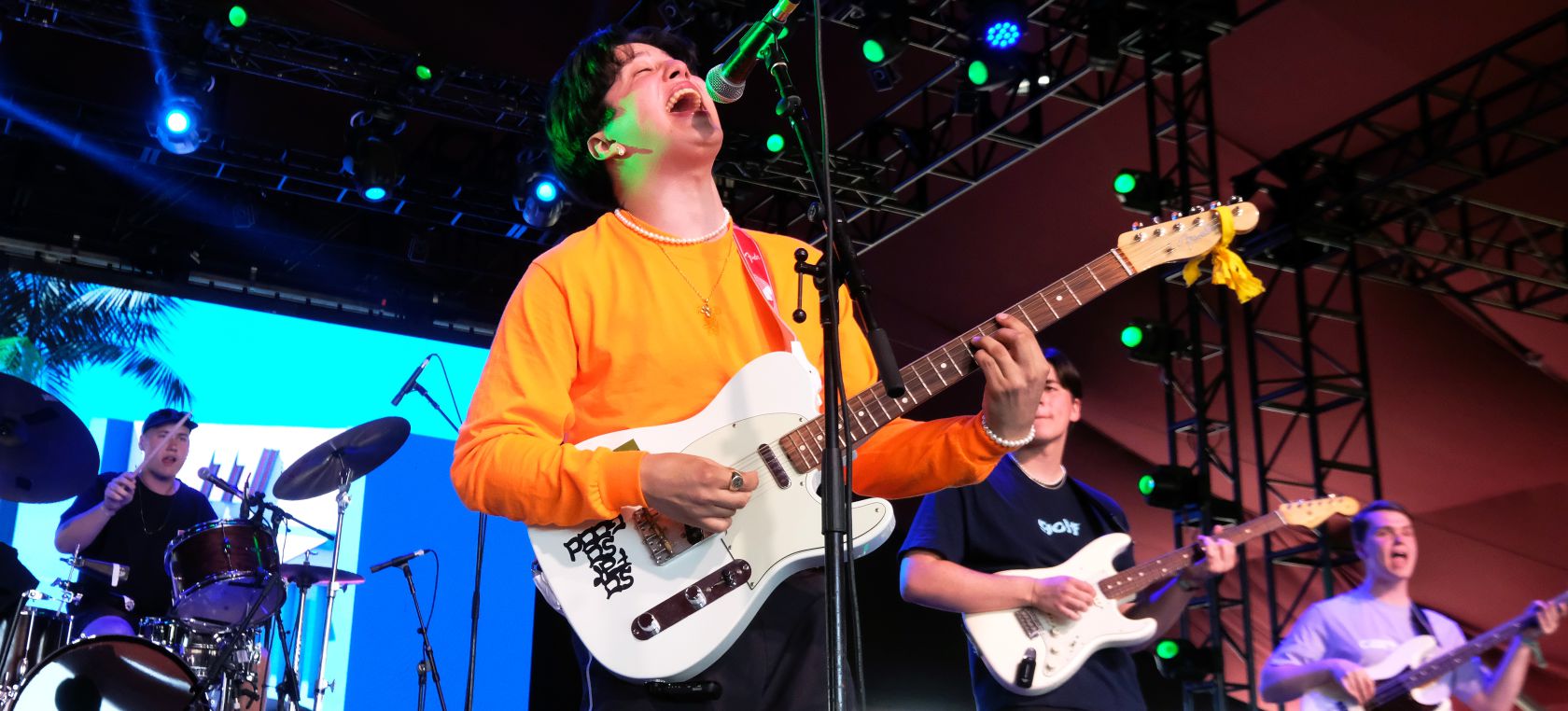 Boy Pablo, el fenómeno musical que te da las dosis de melancolía y ...