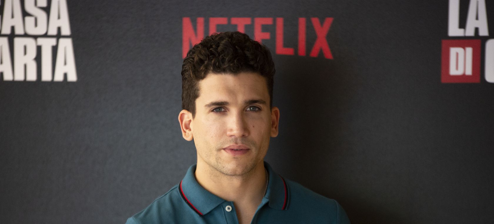 Jaime Lorente se quita la camiseta, publica una foto, pide título y responden Asier Etxeandía o ...