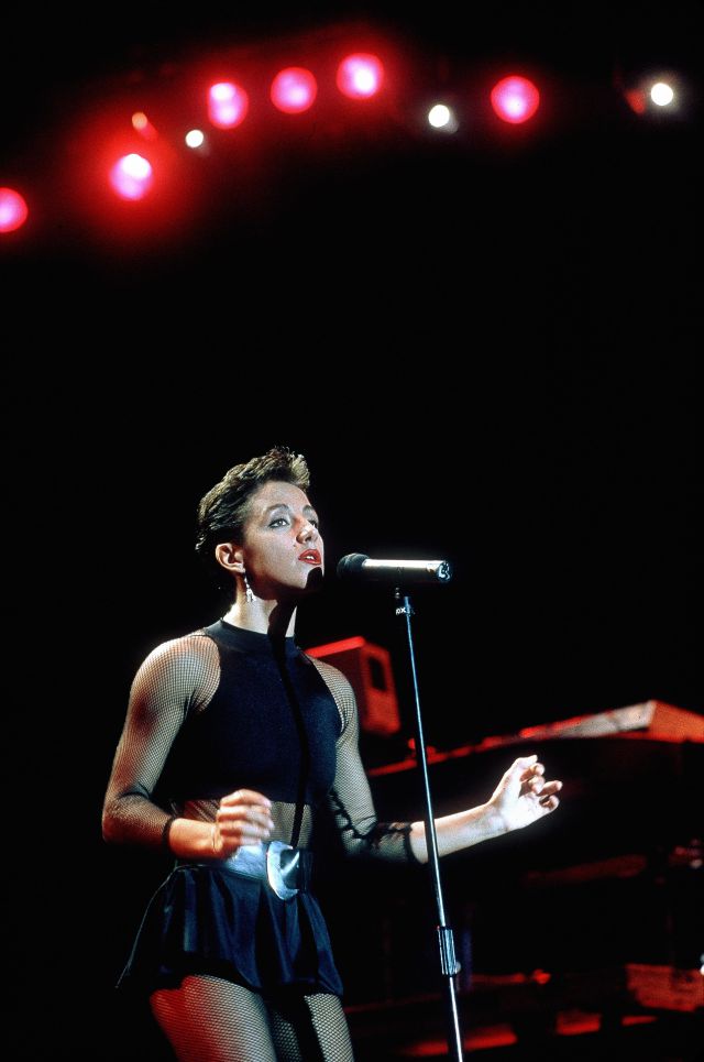 Mecano: ‘Cruz de navajas’, la historia de Mario Postigo y María por la ...