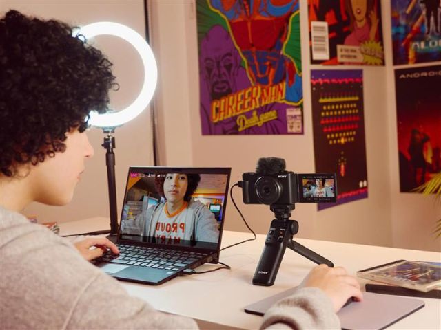 Sony lanza una nueva cámara para youtubers y tik-tokers | Tecnología ...