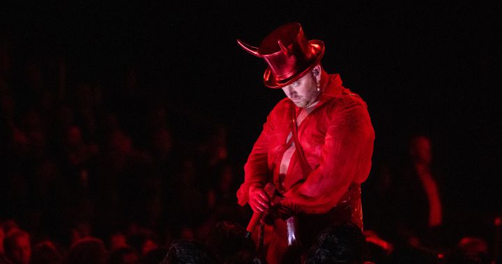Los conspiranoicos acusan a Sam Smith y Kim Petras de hacer un ritual ...