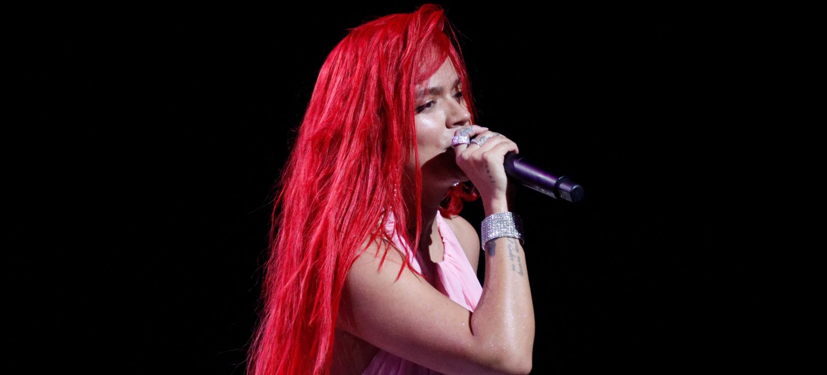 Salen a la luz las primeras imágenes del videoclip de ‘TQG’ de Karol G y Shakira | LOS40 Urban ...