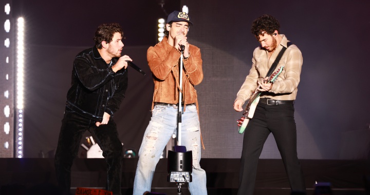 Jonas Brothers dedican su nuevo single al restaurante que marcó sus ...