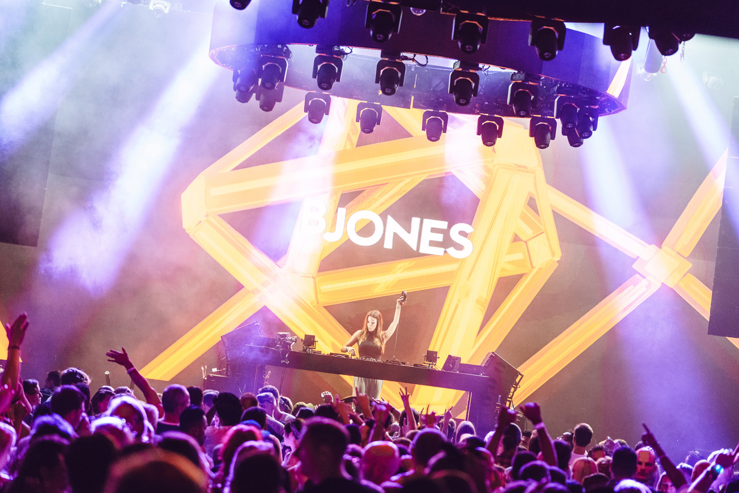 B Jones, mujer, madre y DJ de éxito en Ibiza: “Nunca he sentido ...